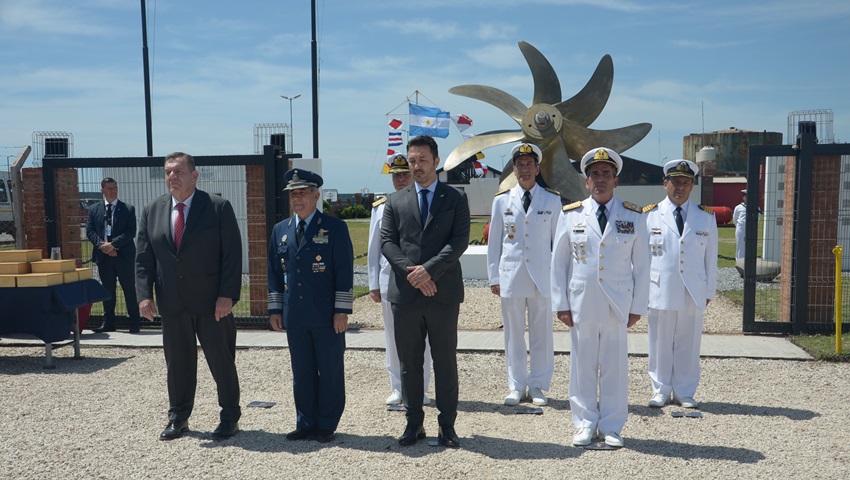 Ceremonia central en homenaje al submarino ARA “San Juan” y a sus 44 ...